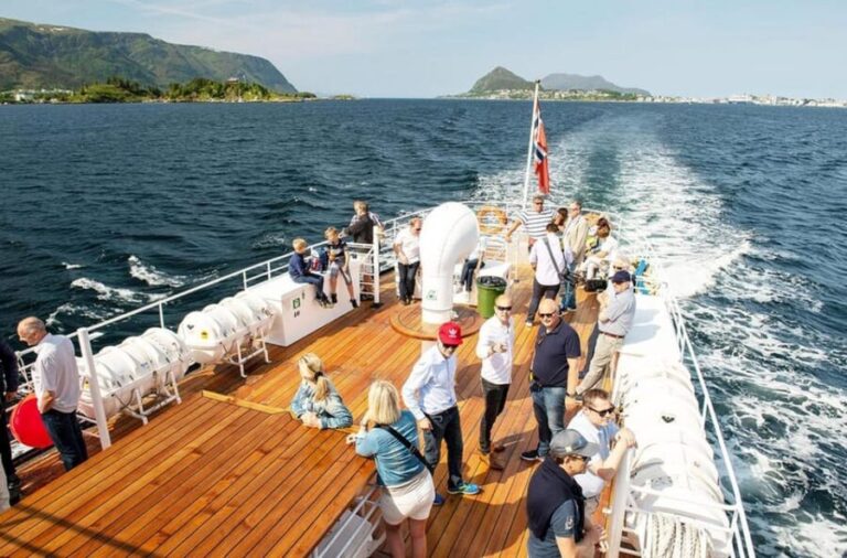Geiranger-Ålesund Sightseeing Tour (one way) - Value and Practicality