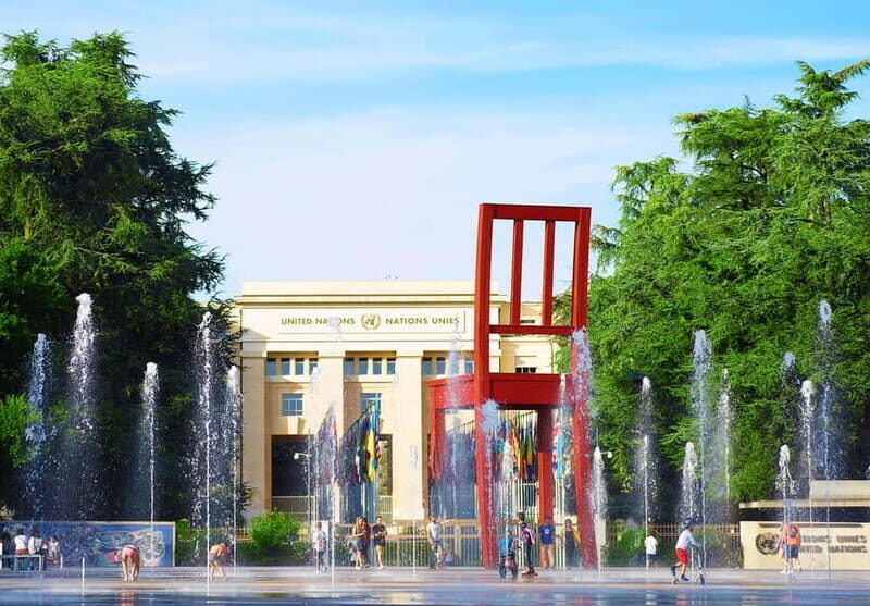 Geneva: Open-Top Sightseeing Bus Tour - The Experience on the Bus