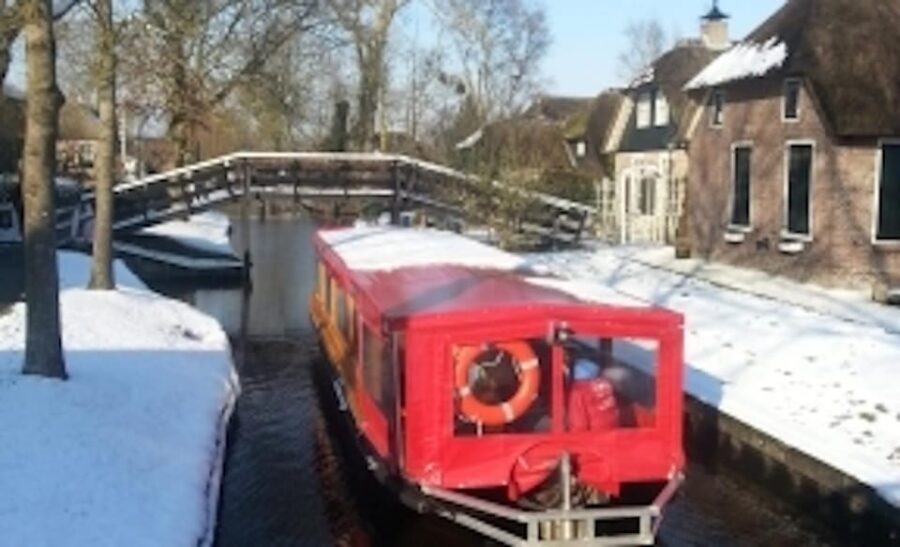Giethoorn: Canal cruise Giethoorn village and lake - Detailed Breakdown of the Tour