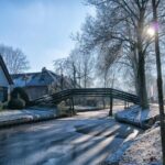 Giethoorn Private Tour Guide Giethoorn in luxury Jaguar S Type - Cost and Value: Is It Worth the Price?