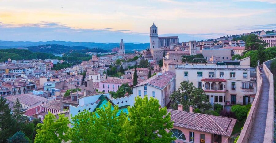 Girona: Guided 2-Hour Walking Tour with Food Tasting - Practical Details and What to Expect