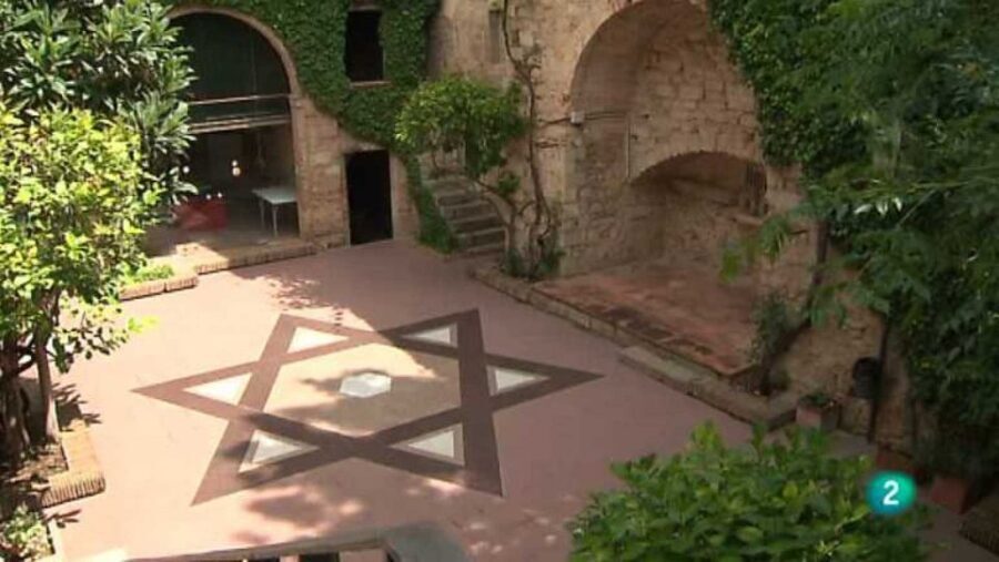Girona: Small Group Jewish History Tour of Girona and Besalú - What You Can Expect