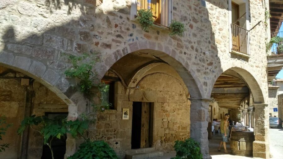 Girona: Volcano Area, Besalú, and Banyoles Lake Tour - FAQs