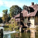 Giverny & Versailles Audio Guided Day Trip with Lunch from Paris - Who Should Consider This Tour?