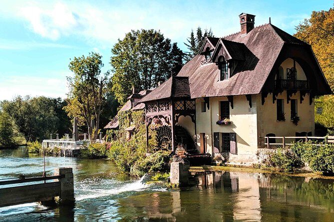 Giverny & Versailles Audio Guided Day Trip with Lunch from Paris - Who Should Consider This Tour?