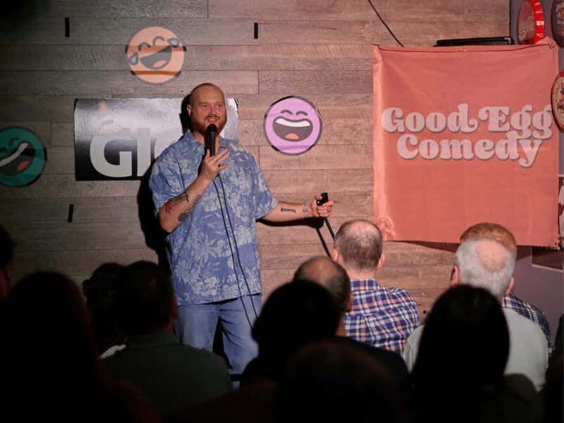 Glasgow: Scottish Comedy in an atmospheric Scottish venue! - Authentic Scottish Experience and Local Humor