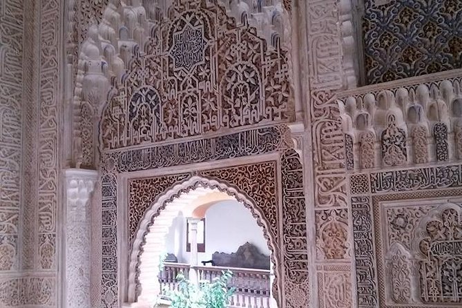 Going to Alhambra? 3 hrs Private Tour! Skip the long lines to visit the Alhambra - What Makes This Tour Stand Out?