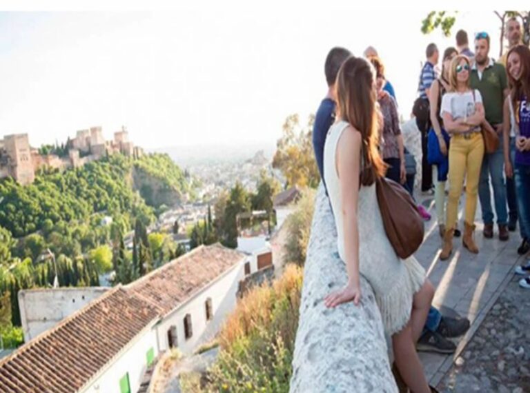 Granada: Albaicín and Sacromonte 2.5-Hour Walking Tour - A Closer Look at the Itinerary