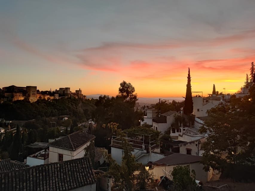 Granada: Albaicín and Sacromonte Sunset Tour & Flamenco Show - The Practical Details