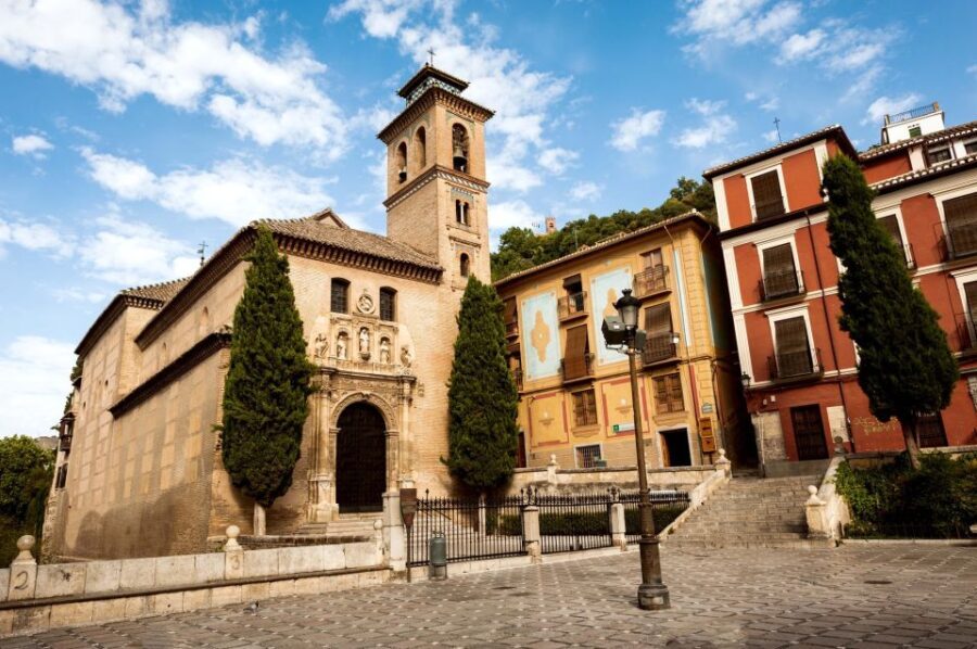 Granada: Albayzin and Sacromonte Walking Tour - Exploring the Itinerary in Detail