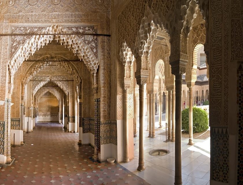 Granada: Alhambra and Albaicín Small Group Tour - The Value of This Tour