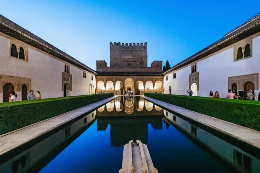 Granada: Alhambra and Nasrid Palaces Guided Tour at Night - Why This Tour Is Worth Your Money
