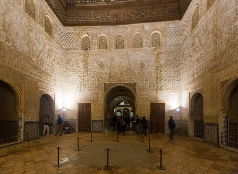 Granada: Alhambra and Nasrid Palaces Private Tour - Why Choose This Tour? Key Points