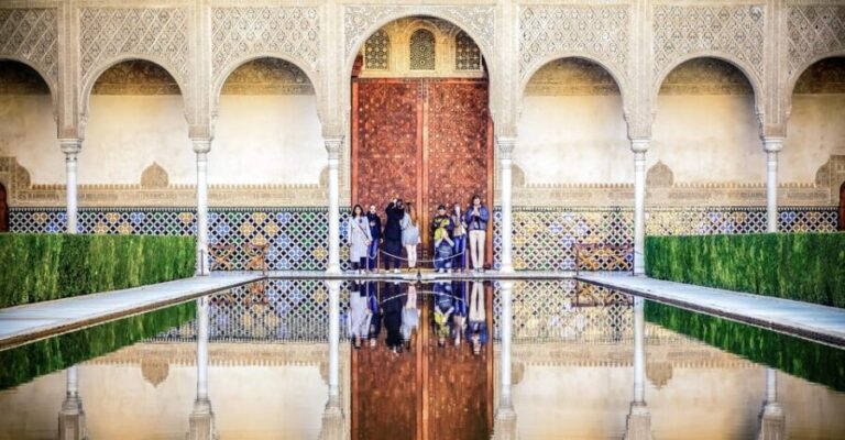 Granada: Alhambra & Nasrid Palaces Small Group Guided Tour - The Guide Makes All the Difference