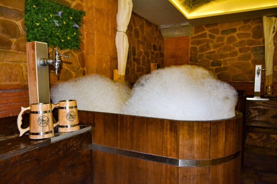 Granada: Beer Spa Experience with Tastings and Snacks - Detailed Experience Breakdown