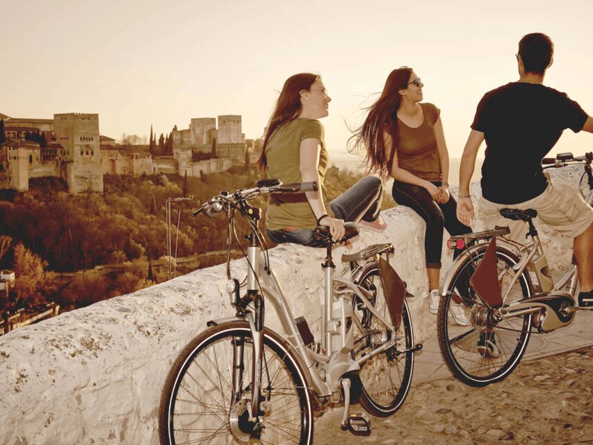 Granada: Electric Bike Tour of Albayzin and Sacromonte - The Itinerary: Highlights and Hidden Gems