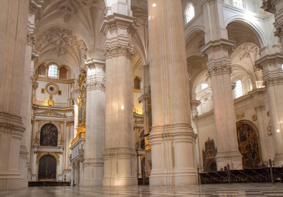 Granada: Half-Day Private Walking Tour with Local Guide - Practical details and what to keep in mind