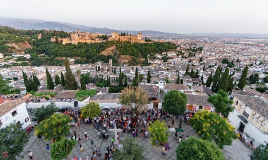 Granada: Private Fast-Track Alhambra and Albaicin Tour - Why This Tour Stands Out