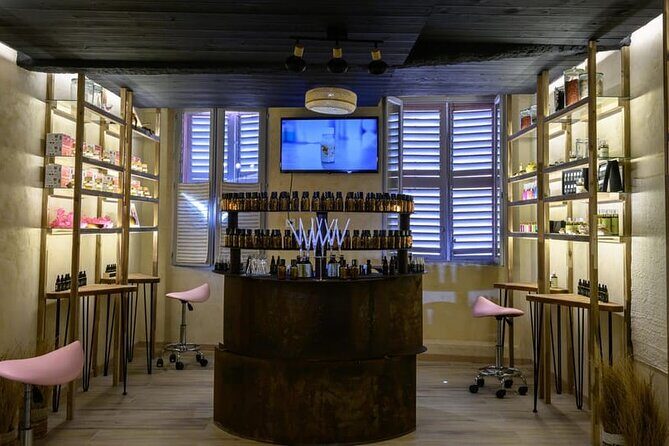Grasse: 100% natural perfume creation workshop - An In-Depth Look at the Perfume Workshop Experience