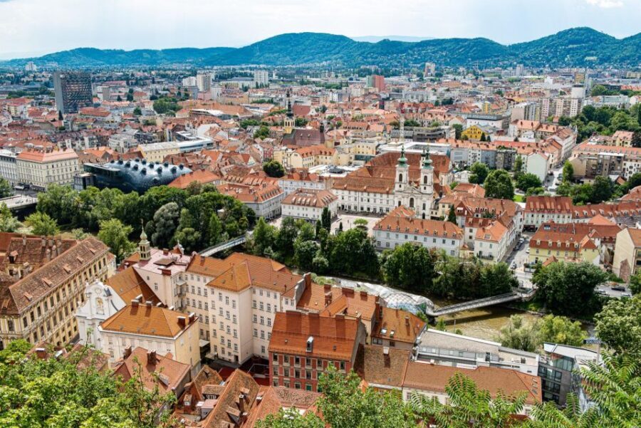 Graz: Express Walk with a Local in 60 minutes - The Itinerary: Landmarks, Lifestyle, and Local Tips
