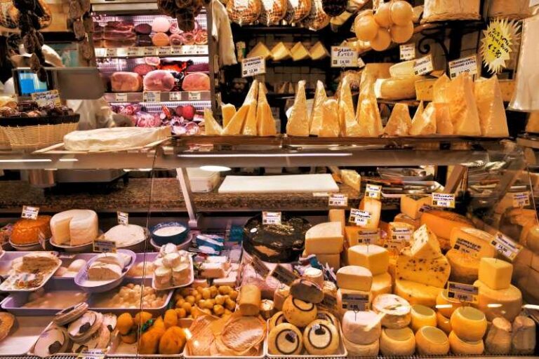Gubbio: Market Tour and Meal at a Local's Home - Practical Details and Logistics