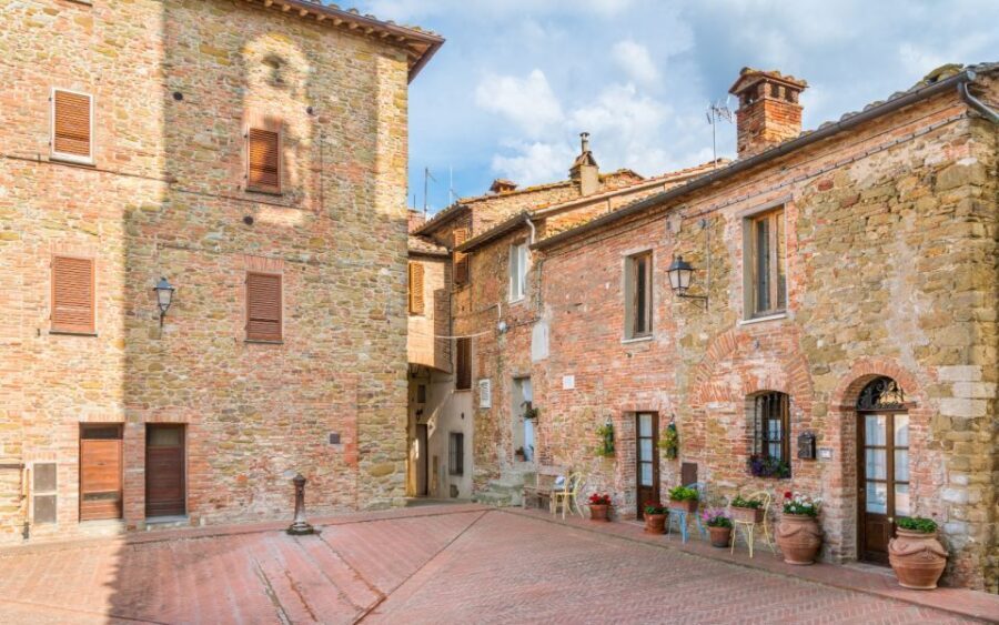 Gubbio: Private Walking Tour and Food tasting - Inside the Cathedral: Art, Color, and Celestial Ceilings