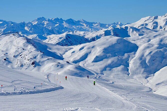 Guided Ski Activity in Leida Equipment and Ski pass Included - Detailed Breakdown of the Day