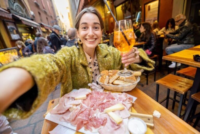 Guided Street Food Tour of Milan - Detailed Breakdown of the Itinerary