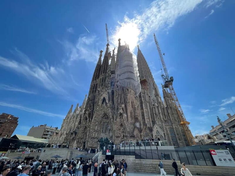 Guided Tour of Sagrada Familia - Gaudi's dream - Why Consider a Guided Tour of Sagrada Familia?