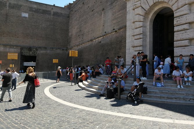 Guided tours in Spanish with skip-the-line ticket for Vatican City - Key Points: