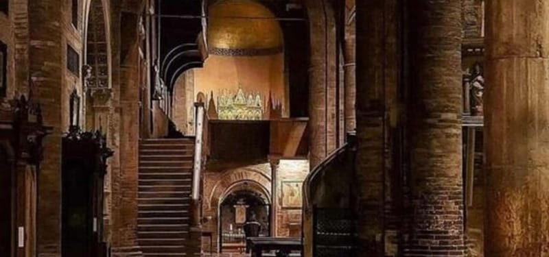 Guided visit to Modena Cathedral: a film in stone - Discovering Modena Cathedral: The Heart of a City