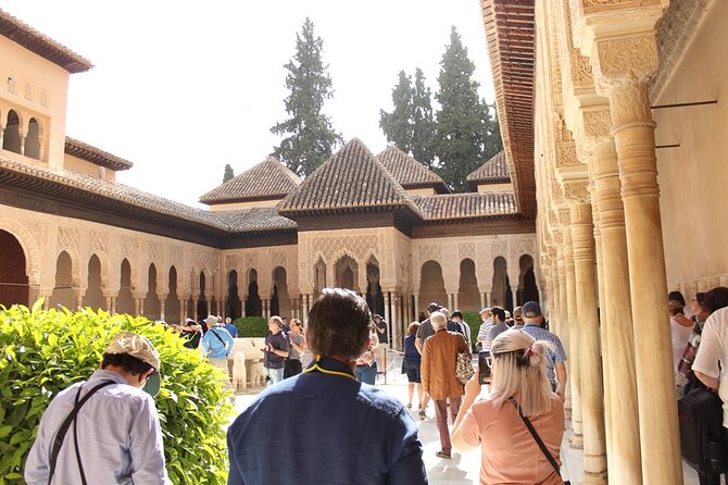 Guided visit to the Alhambra, Nasrid Palaces and Generalife - Practical Details and Group Experience