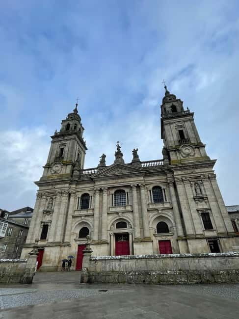 Guided visit to the Cathedral of Lugo with entrance tickets - Discovering Lugo’s Cathedral: A Closer Look