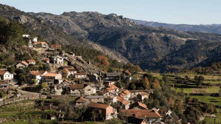 Guided Walk & Picnic Peneda Gerês National Park - The Itinerary: Detailed Breakdown