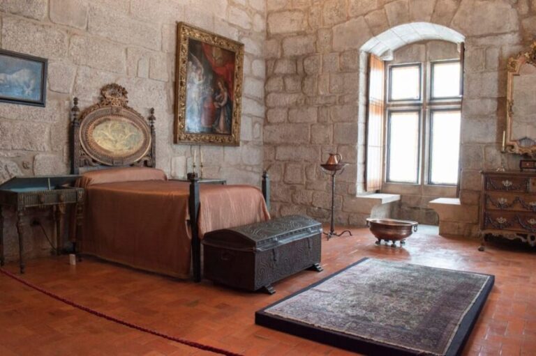 Guimarães: Palace of the Dukes of Bragança Entry Ticket - FAQ