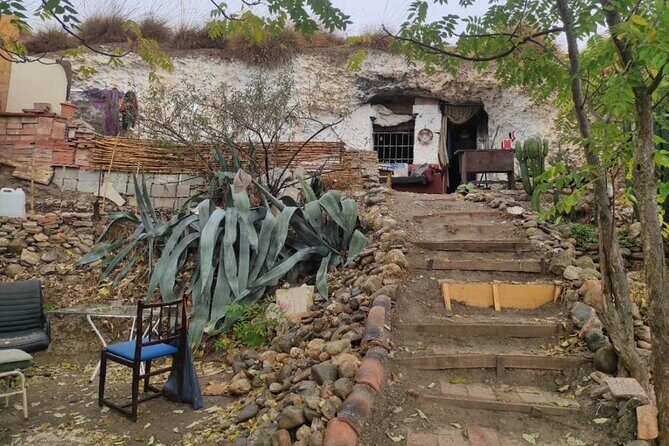 Gypsy life: Sacromonte and the caves private tour - Practical Tips for Visitors
