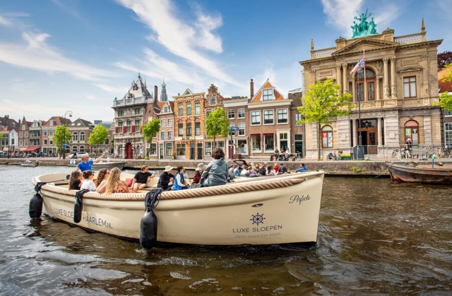Haarlem: Guided Highlights Canal Cruise on Open Boat - The Itinerary and Sights