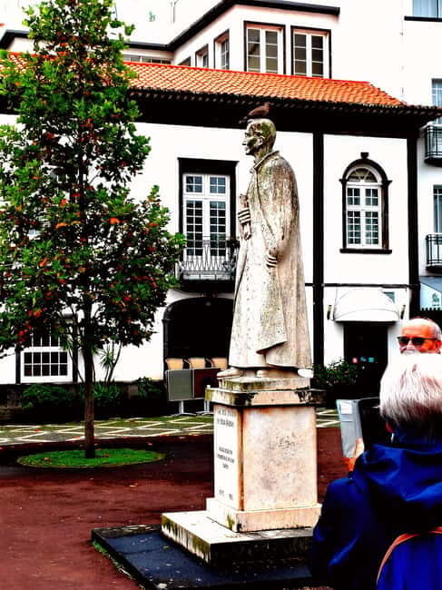 Half Day City Tour in Beautiful Ponta Delgada DE/EN/PT - How the Tour Works: Practical Details