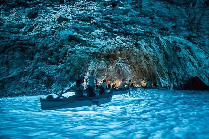 Half Day Private Boat Tour of Capri - Review of the Half Day Private Boat Tour of Capri