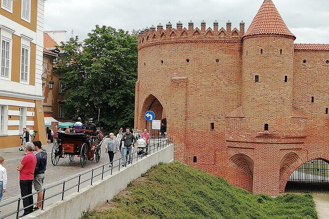 Half-Day Warsaw Layover Tour by Minivan with Airport Pickup - Exploring Warsaw’s Top Sights in Limited Time