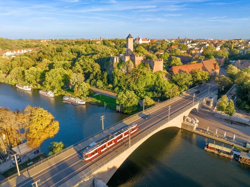 Halle (Saale) : Die Stadtrundfahrt mit dem Halle-Hopper - Authentic Perspectives from Travelers
