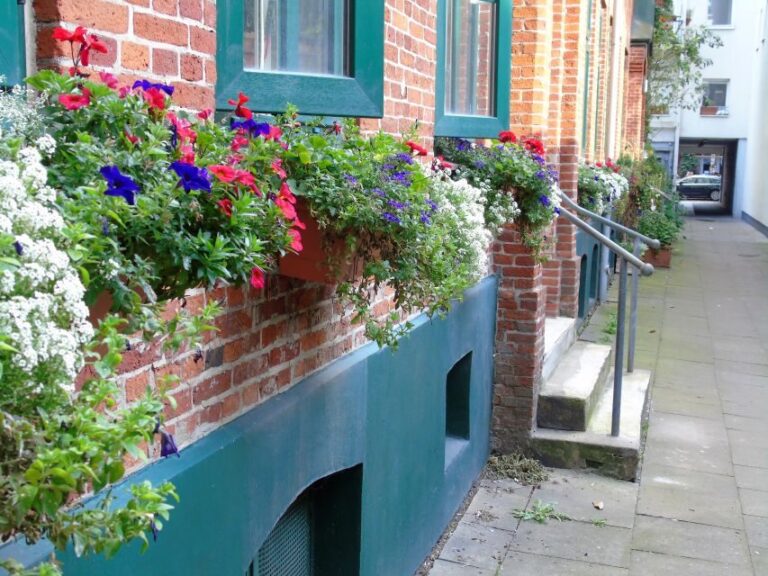 Hamburg: 2-Hour St. Georg Walking Tour - A Closer Look at the Itinerary