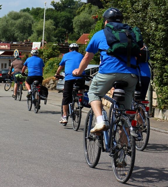 Hamburg: English Bike Tour - Around the Outer Alster Lake - The Value of the Hamburg Outer Alster Bike Tour
