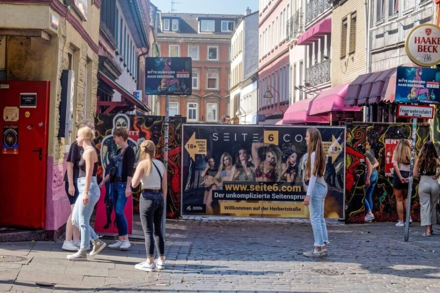 Hamburg: Private Reeperbahn Guided Walking Tour - The Itinerary in Detail