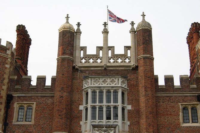 Hampton court palace private tour from London - Introduction