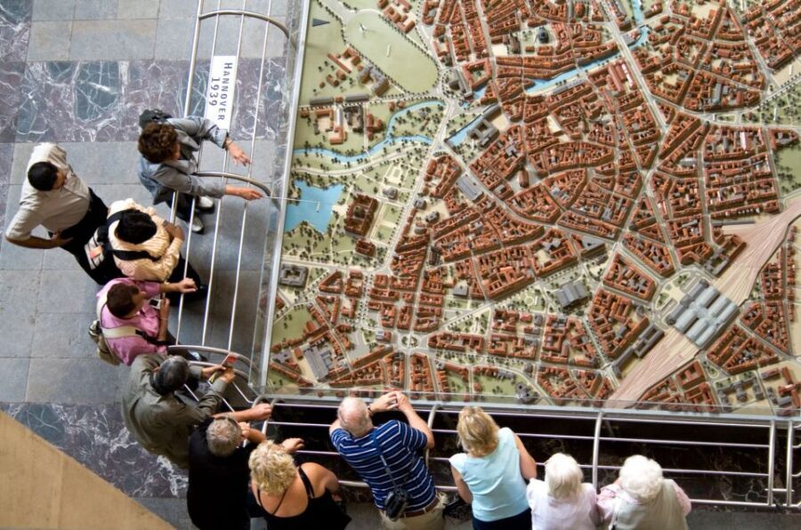 Hannover: New Town Hall exclusive Guided Walking Tour - The Interior of the New Town Hall
