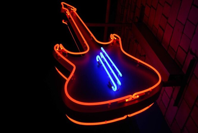 Hard Rock Cafe London Old Park Lane with Set Menu for Lunch or Dinner - Key Points