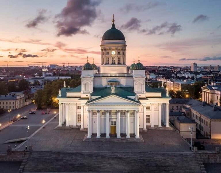Helsinki: Eco-friendly Helicopter Sightseeing Tour (1h) - The Experience Onboard