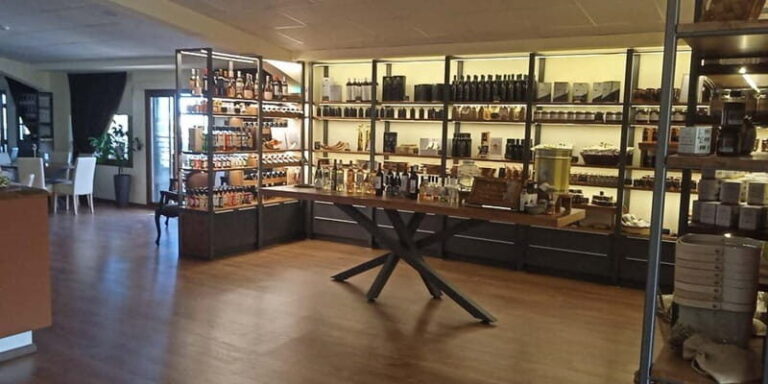 Heraklion: Wine, Olive Oil & Cheese Gastronomic Experience - Why This Tour Works for Different Types of Travelers
