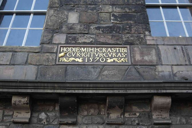 Highlights from the Royal Mile: A Self-Guided Audio Tour - An In-Depth Look at the Royal Mile Audio Tour